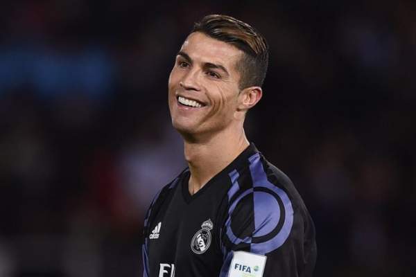 CR7 scores 500th club goal; gets slammed over open-goal miss - Video ...
