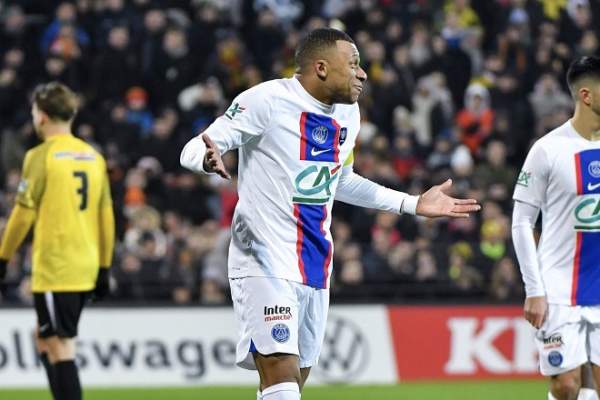 Kylian Mbappé makes history in PSG's 7-0 blowout against Pays de Cassel ...