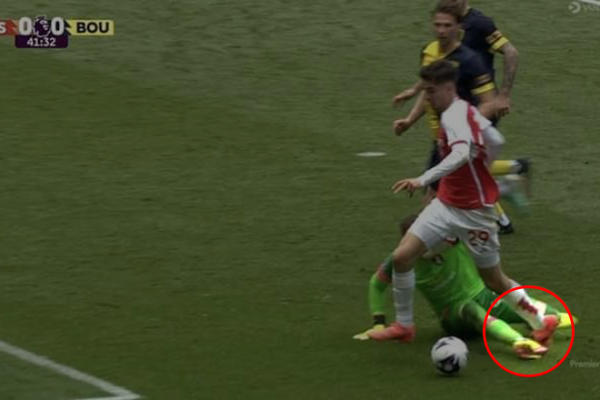 Dive or no dive? Watch as Kai Havertz wins Arsenal controversial ...