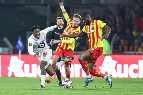 Lille score twice deep in stoppage-time to beat Lens, Brest win :: Live ...