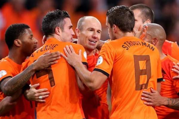RVP and Sneijder lead Van Gaal’s final Netherlands squad – World Cup ...